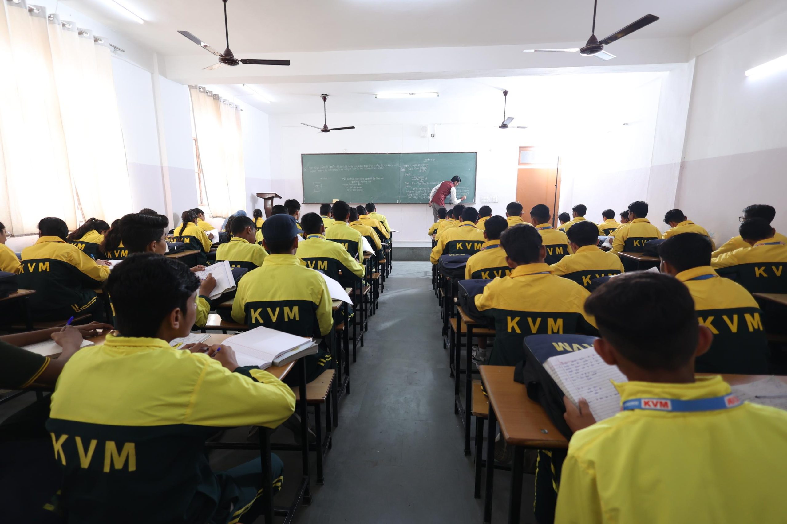 Class Room – Krishna Vidhya Mandir Sikar || KVM Public Sr. Sec. School is a unit of CLC-PARIVAR